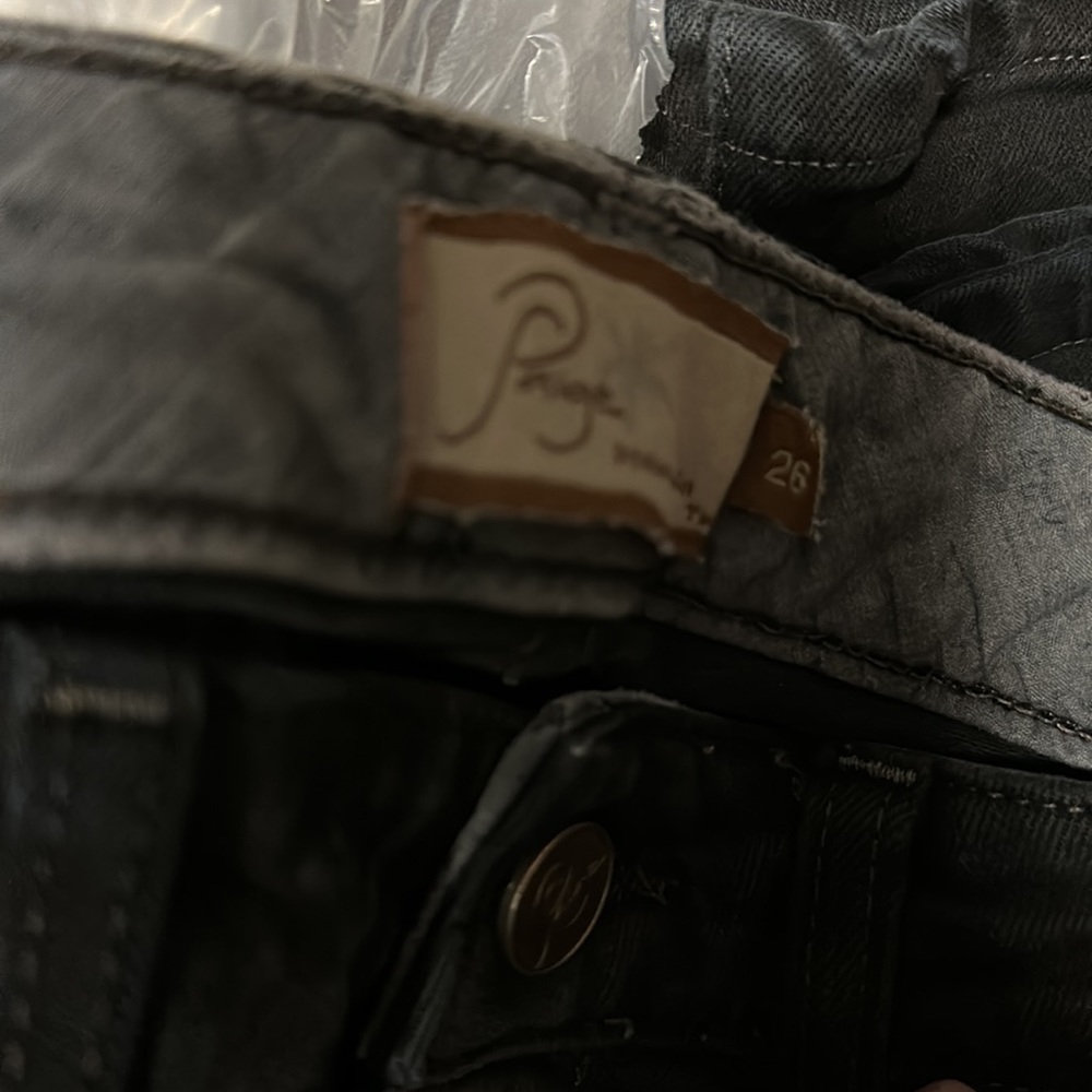 Paige. (Black Color). - Gem